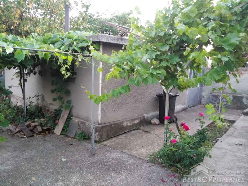 House for sale in the town of Dve Mogili