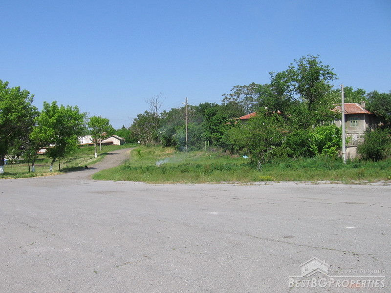 House with a pub for sale in Yambol area