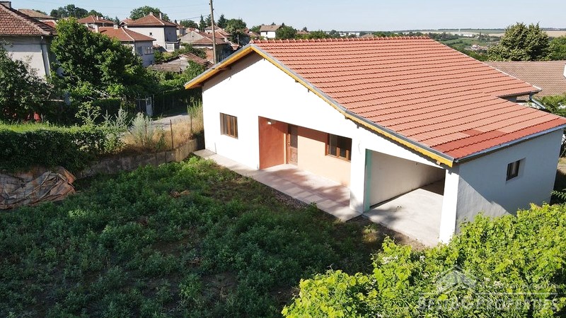 New house for sale in the town of Dve Mogili