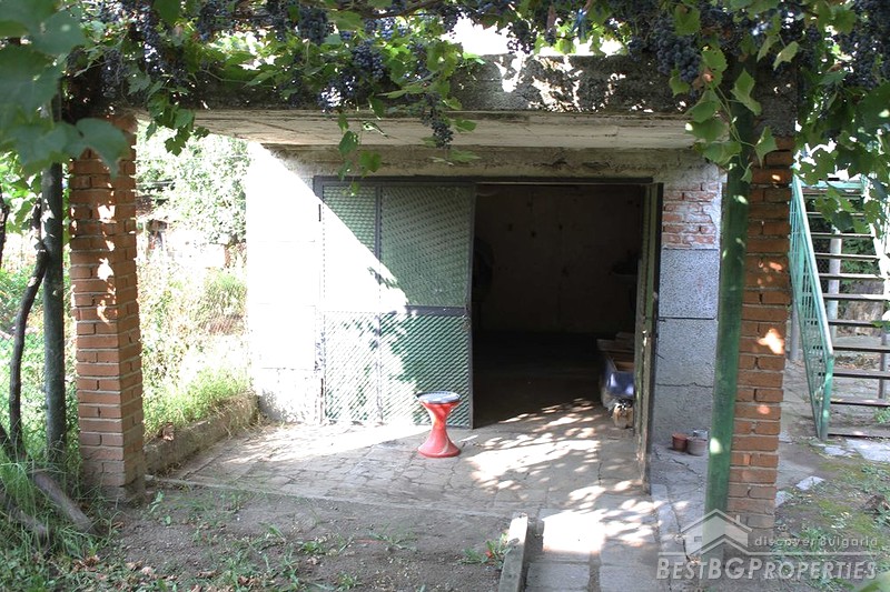 Three story building for sale in the town of Sredets