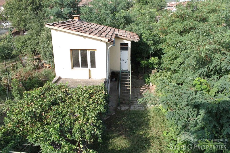 Three story building for sale in the town of Sredets